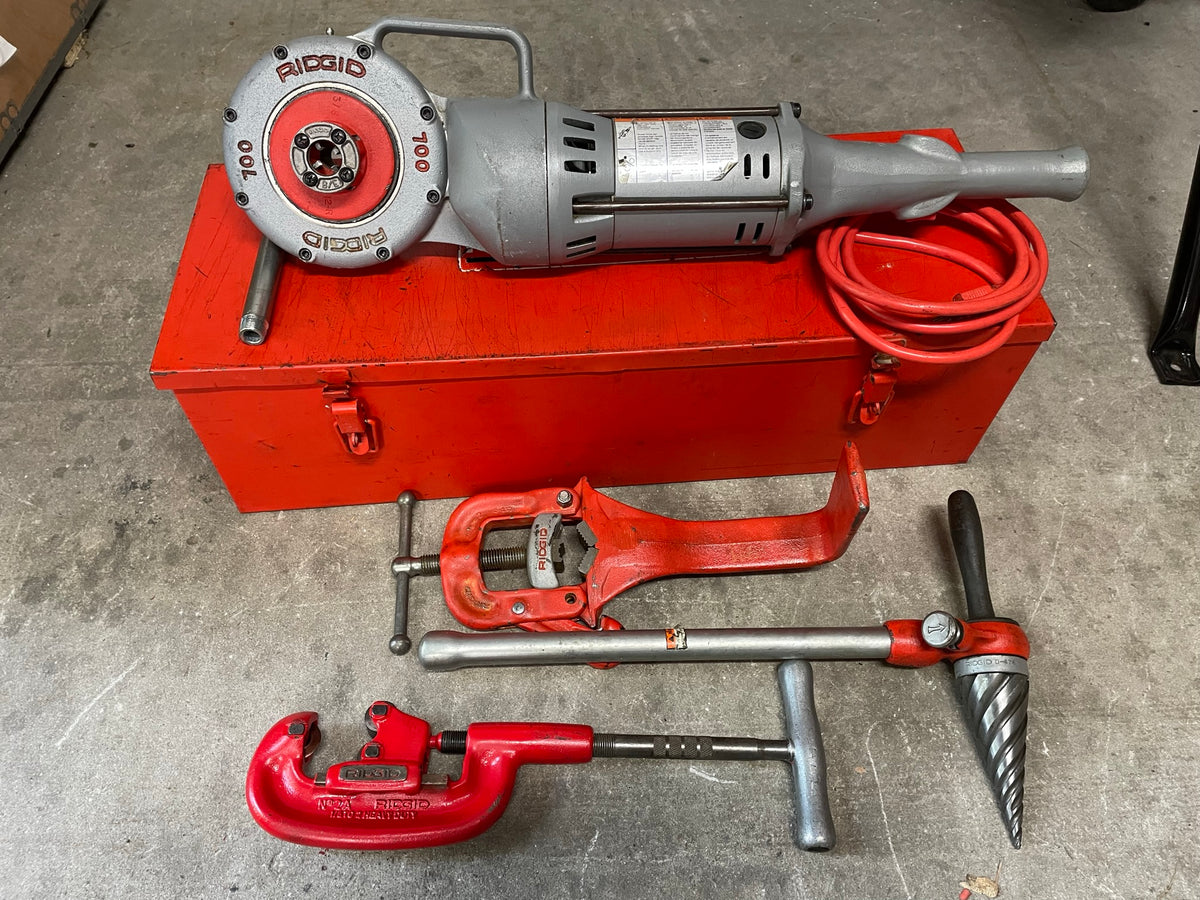 LATE MODEL USED RIDGID 700 PIPE THREADER + 12R DIE SET + SUPPORT ARM ...