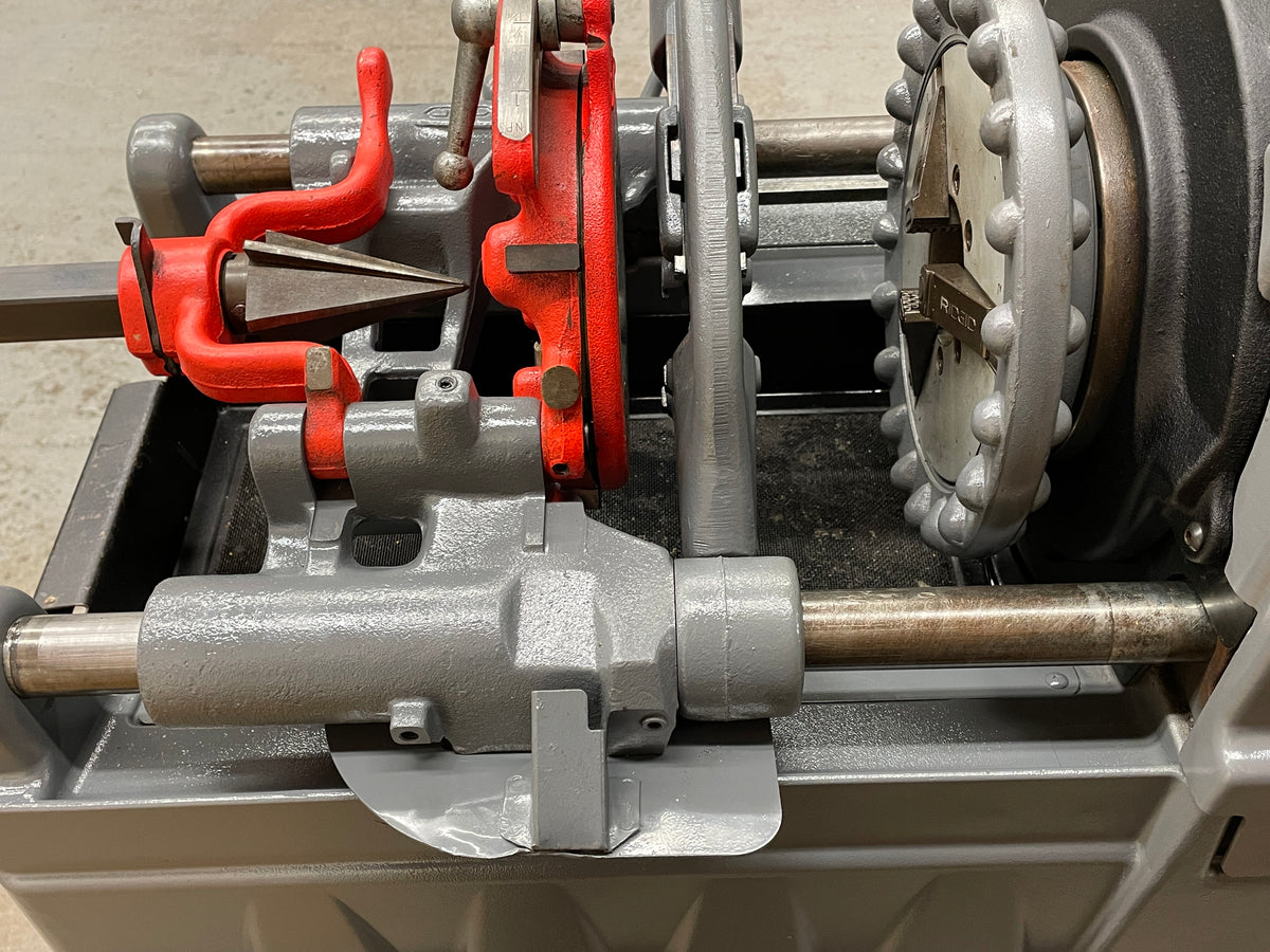 Reconditioned RIDGID® 535 Pipe Threader on Stand – Benchmark Ltd.