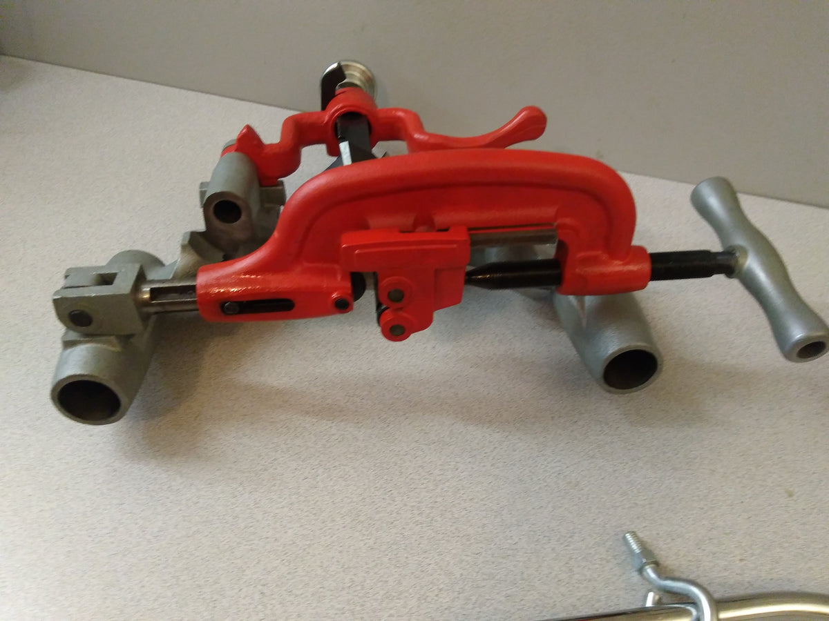 New Carriage, Cutter, Reamer and Lever for Ridgid 300 – Benchmark Ltd.